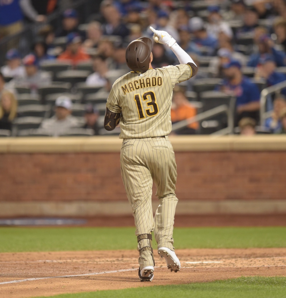 Machado Reaches Career Milestone: 300 Home Runs – Latino Sports
