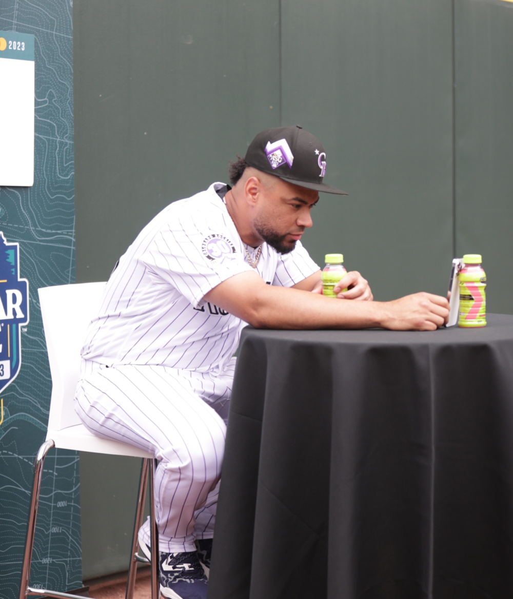 Padres Sign Elias Díaz to One-Year Contract – Latino Sports