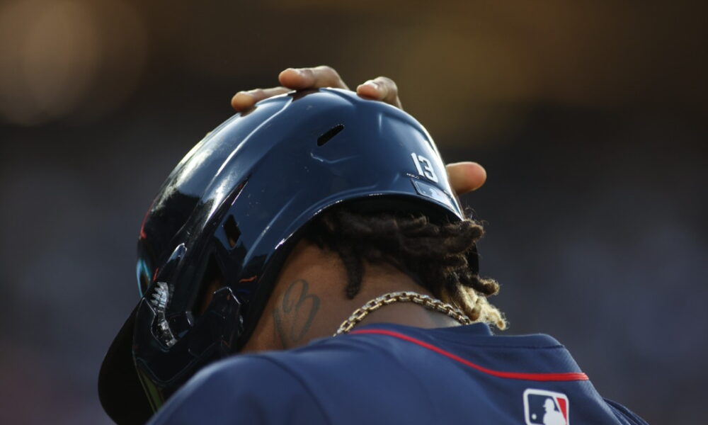 🎥 WATCH: Ronald Acuña Jr. STAYS READY! Leadoff home run on FIRST PITCH ...