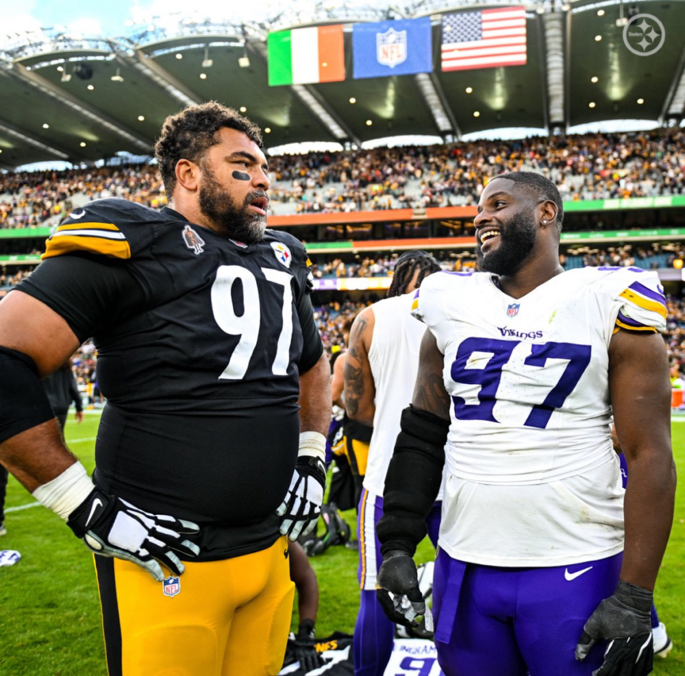 NFL Makes History with First-Ever Game in Dublin – Latino Sports